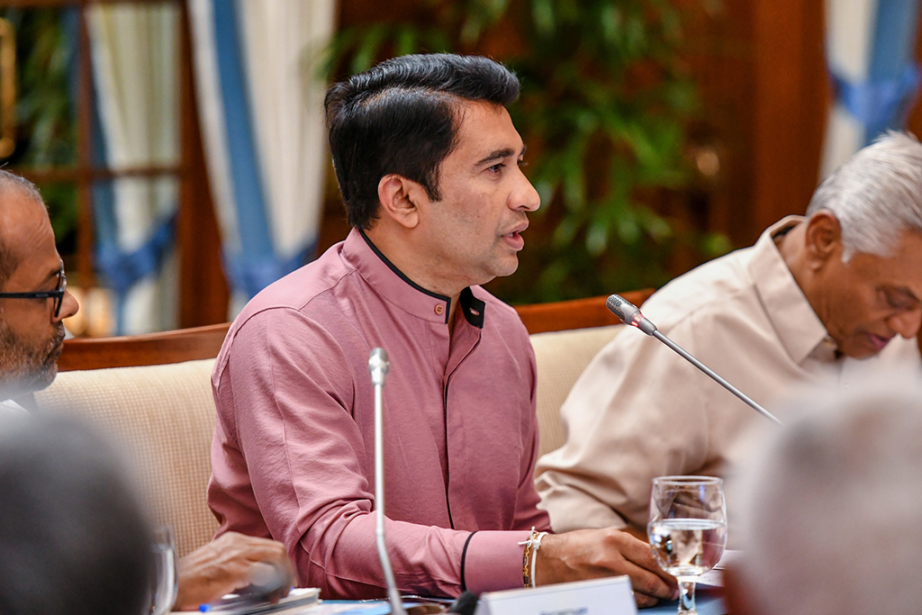 Roshan Ranasinghe prepares to become independent with another 13 MPs ...