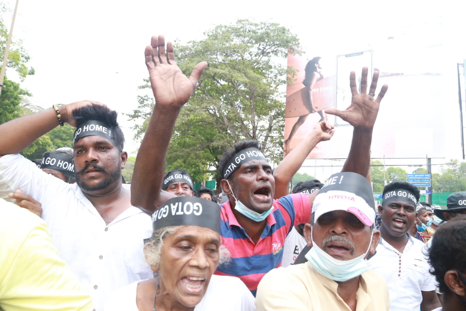 SJB stages a massive protest in Colombo - PHOTOS - LNW Lanka News Web