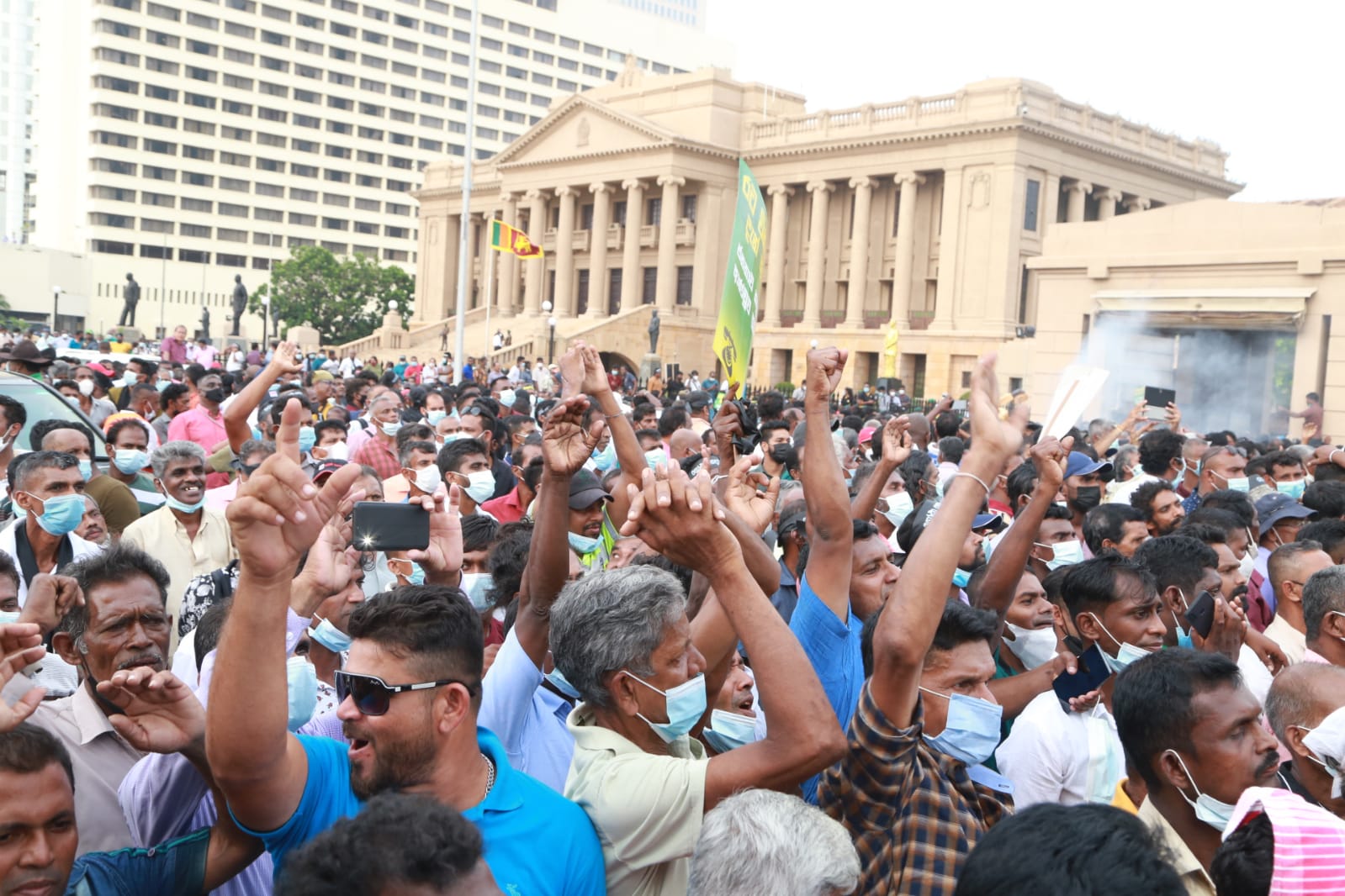 SJB stages a massive protest in Colombo - PHOTOS - LNW Lanka News Web