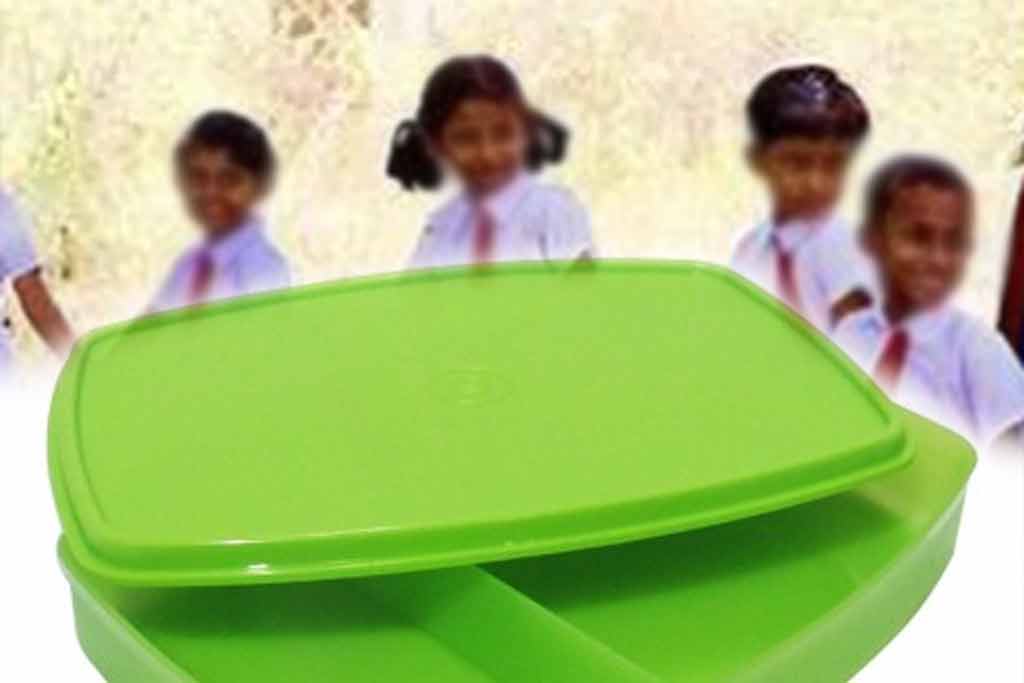 Child with Empty Lunchbox: Malnutrition triggered by Economic Crisis ...