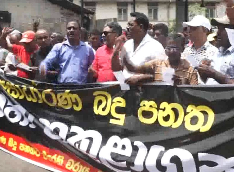 A heated situation in the port of Colombo amidst the strike (VIDEO ...