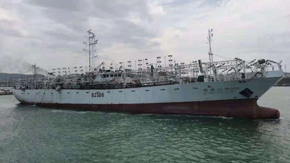 Sri Lankan divers recover seven bodies from capsized Chinese ship - LNW ...