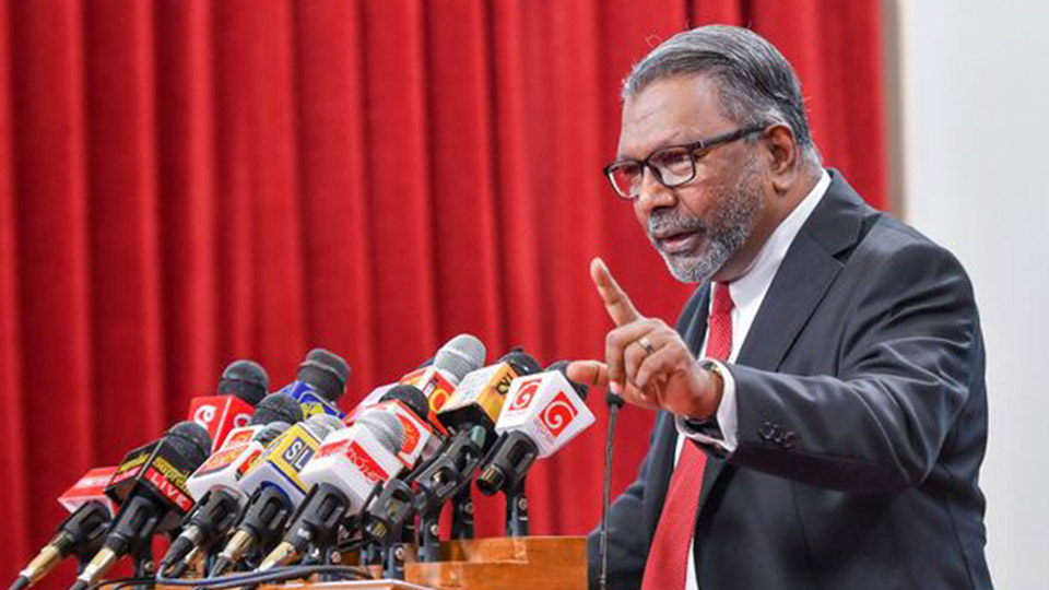 Minister vows SL would be transformed into an education hub in South ...