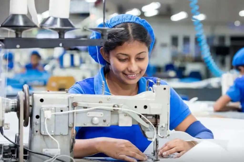 Apparel exports plunge further in September by 26 percent - LNW Lanka ...