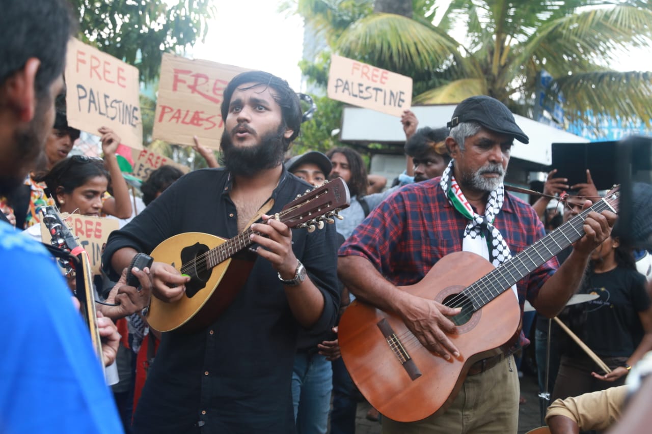 Creative demonstration at Lipton Circle demanding freedom for Palestine ...