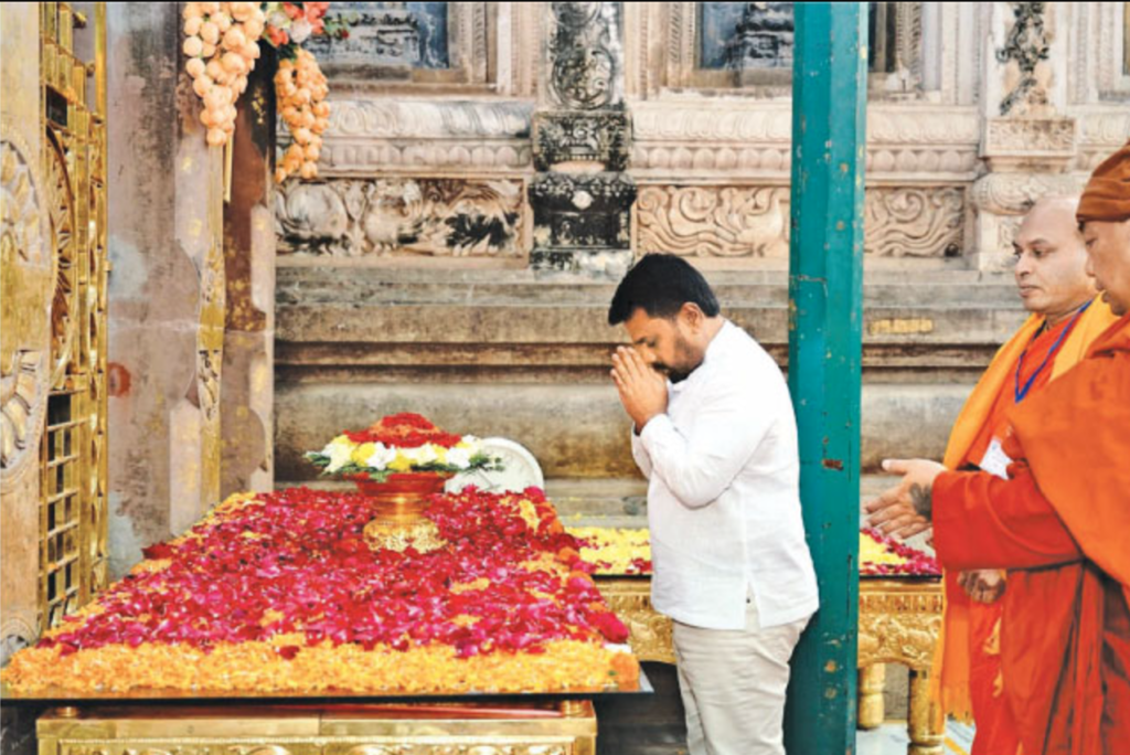 President Anura Kumara Dissanayake Pays Homage at Mahabodhi Temple in ...